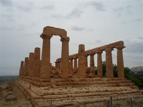 Blank Temple Redhenrun