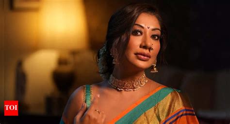 Exclusive Raavee Gupta On Being A Tv Actor Doing So Many Scenes At One Go Requires Razor