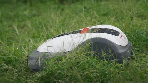 Honda Made The Grass Miimo A Cute Little Roomba For Your Lawn