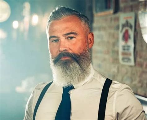 35 Best Long Beard Styles For Men To Try In 2025 Dezayno