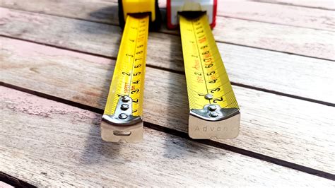 How to read a tape measure and what different markings mean | Homebuilding