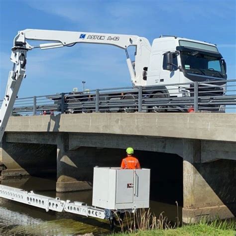 Volvo Chassis Vertical Truck Access Acces Poweredaccess