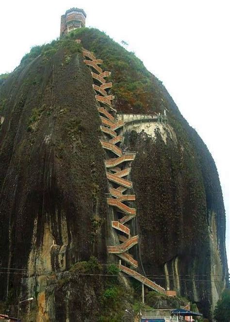 659 Escaleras Arriba La Roca Guatapé En Colombia 자연 계단
