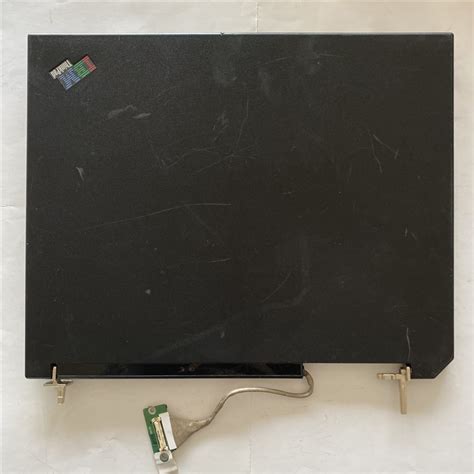 Ibm Tinhkpad R40e Ekran Kasası Lcd Ekran Ve Menteşeleri Es