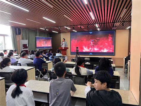 青理教师进小学，探索化学新奥妙 青岛理工大学 环境与市政工程学院