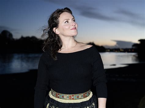 Emiliana Torrini Dallislanda Allitalia Arriva Lalbum Miss Flower