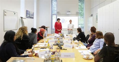 Der Blick In Den Eigenen Geldbeutel Fabienne Lang