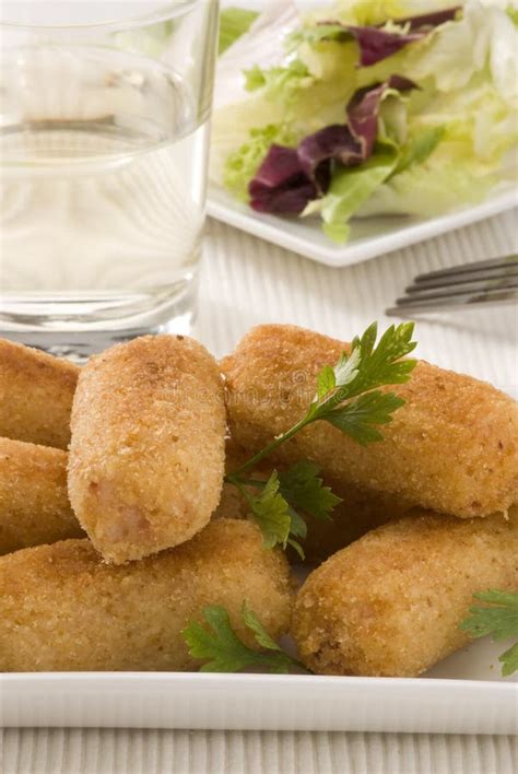 Cuisine Espagnole Croquettes De Jambon Photo Stock Image Du Cuisine Espagne 12702374