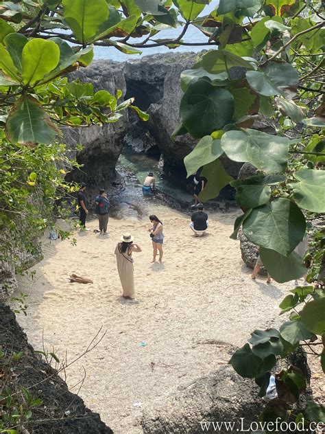 【屏東小琉球】龍蝦洞 網紅知名打卡景點 天然壺穴海蝕溝 但爬下去小心 Lobster Cave