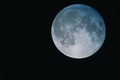 What Are The Causes Of The Extreme Temperature Differences On The Moon