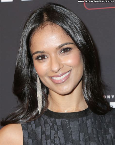 Dilshad Vadsaria Medium Breasts Black Hair Celebrity Famous Bombshellss