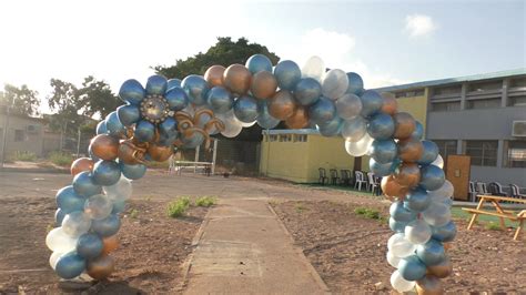 שער וקשת בלונים Wow Balloon