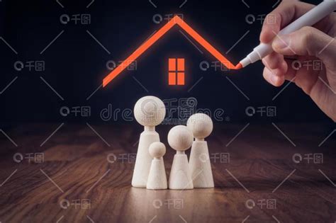 家庭高清图片 手绘房子与木制家庭模型 手绘房子与木制家庭模型图片免费下载 5161640057 千图网pro