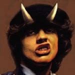 Angus Young Degli Ac Dc è Vivo E Vegeto