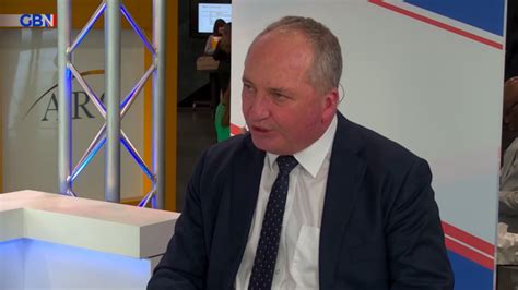 Australian Mp Barnaby Joyce Humiliated Over Drunk Footpath Video As He Admits Big Mistake