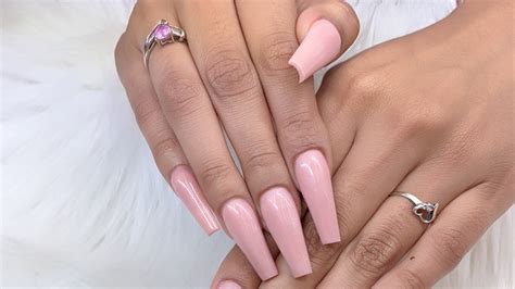 Heres What You Should Know Before Choosing A Coffin Nail Shape