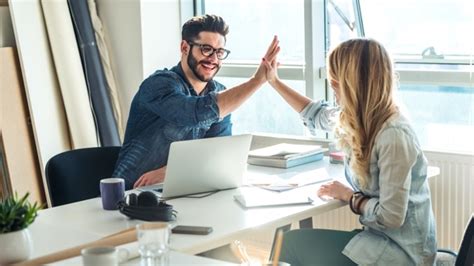 8 Professional Ways To Make Friends At Work