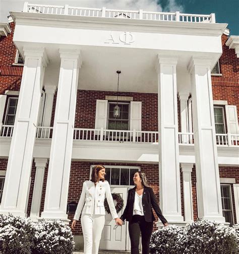What You Should Know About Sorority Housing