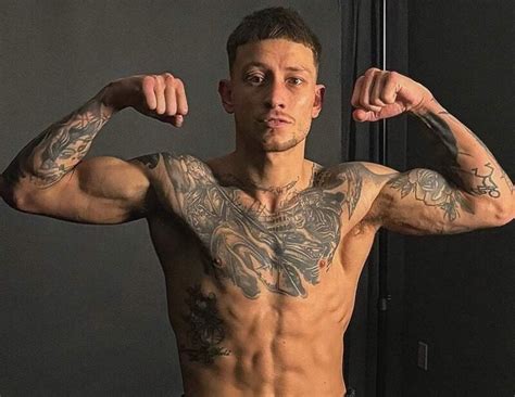 Who Is Australian Boxer Liam Paro Dating Now Who Is His Girlfriend Is He Engaged Or Single