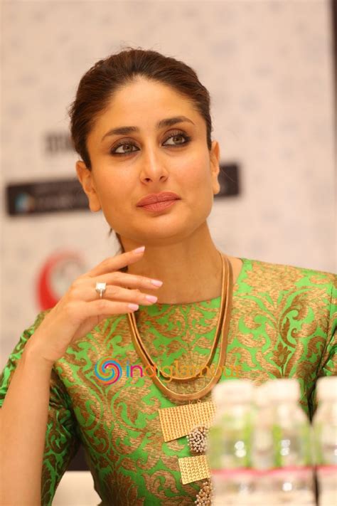 Kareena Kapoor Actress Hd Photosimagespics And Stills 328028