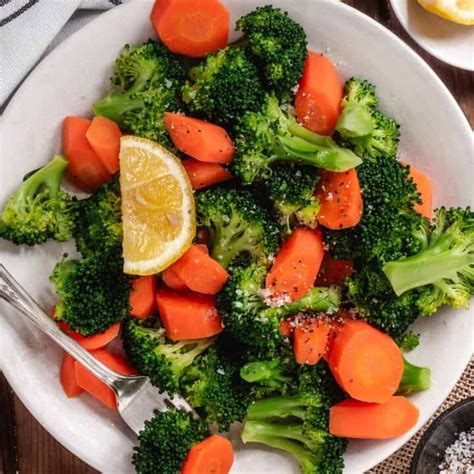 Quick And Easy Steamed Broccoli And Carrots Recipe