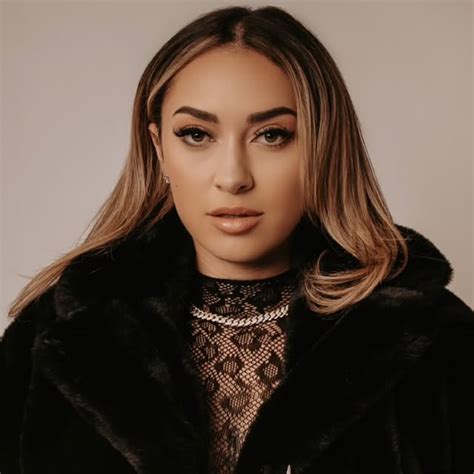 El Toro 📈 Bullish Brooke • Threads Say More