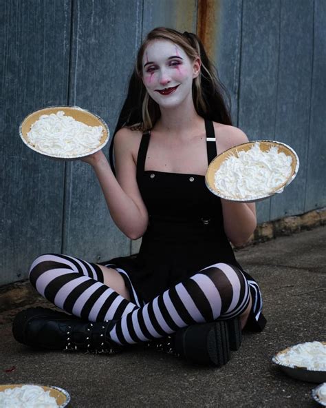 Pin Di Ky Mirabel Su Clown Life