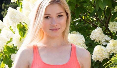 Rowan Quinns 7 Day Plan For Gut Friendly Vegan Eating The Sun Trapp