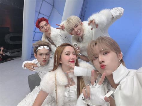 Bảo Thy Khác Lạ Trong Tạo Hình Mới Cạnh đàn Em 2k Saostarvn