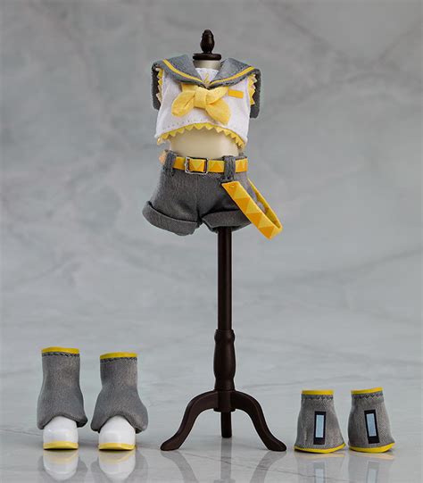 Kagamine Rin Outfits