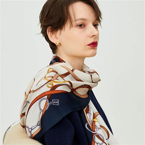 Silk100 네이비 체인패턴 롱 실크스카프 Dcsc3f011n2 감도 깊은 취향 셀렉트샵 29cm