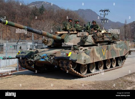 K1 Panzer Fotos Und Bildmaterial In Hoher Auflösung Alamy
