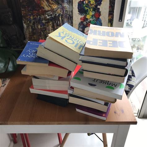 Pre Loved Books How To Have A Good Day By Caroline Webb Hobbies