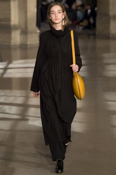 克里斯托弗·勒梅尔 Christophe Lemaire 201617秋冬高级成衣发布秀 Paris Fall 2016 天天时装 口袋