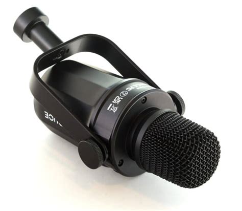 Fduce Sl40 In Test Microphone With A Lot Of Metal Xlr And Usb