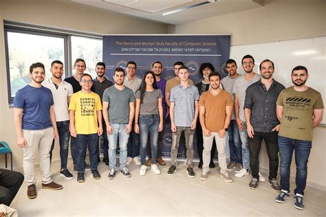 ברכות חמות לסטודנטים זוכי מלגות ההצטיינות סמבה סטודנטים מצטיינים