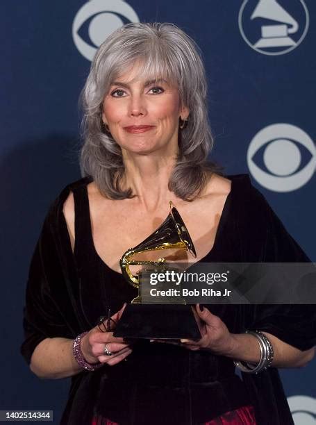 Emmylou Harris Photos And Premium High Res Pictures Getty Images