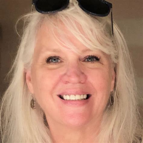 Allison Andersen Travel Photo Blogger Allisons Wanderland Linkedin