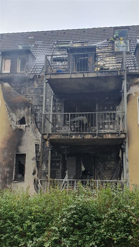 FW E Mehrfamilienhaus Nach Brand Teilweise Unbewohnbar Keine