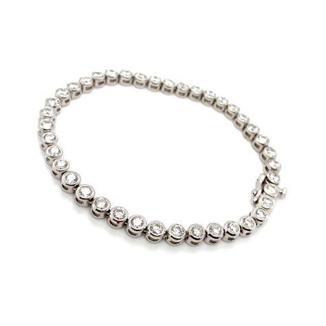 Round Brilliant Diamond Tennis Bracelet Bezel Rubover 18k White Gold
