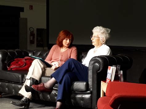 Daniela Palumbo Autrice Echino Giornale Bambino Casa Editrice