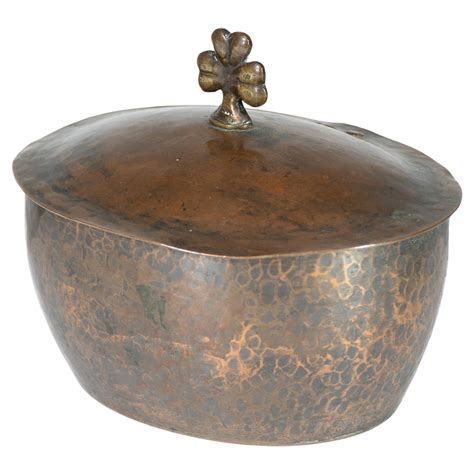 Antique Arts And Crafts Hammered Dovetailed Copper Jug Vase Urn At 1stdibs