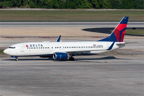 Delta Air Lines Boeing 737 832 N390da Dl2891 B738 Boston … Flickr