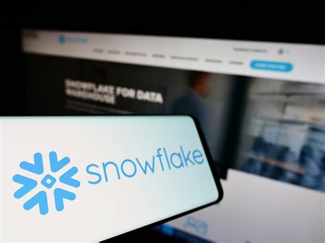 snowflake ecosystem customers become partners in data economy