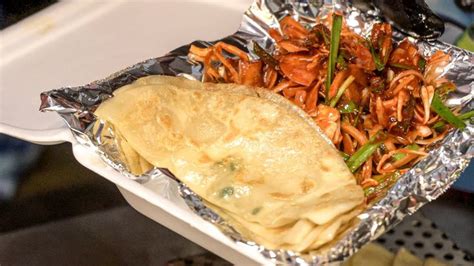 Seasoned Squid And Flat Dumpling│오징어무침 And 납작만두│깡통야시장│korean Street Food