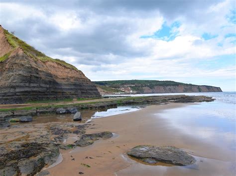 Boggle Hole Robin Hoods Bay ‣ Lay Of The Land