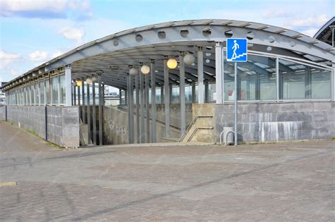 Premium Photo Concrete Underpass With Roof Isolated Close Up