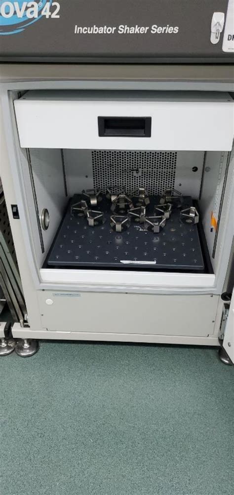 2 New Brunswick Scientific Innova 42 Incubator Shakers Model I42r Pn
