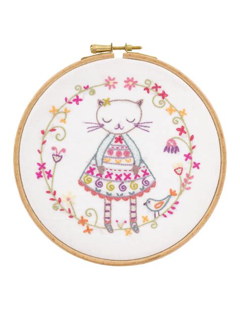 Un Chat Dans Laiguille Kits De Broderie Traditionnelle De Christel