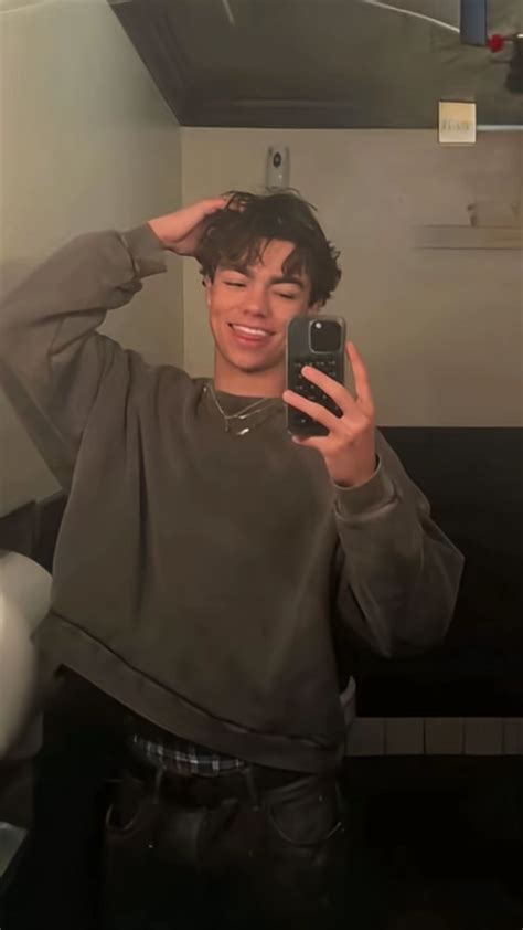 Malachi Barton Pictures 2025